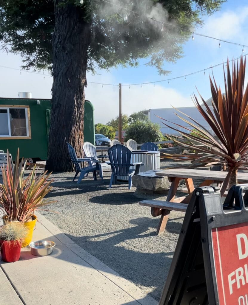 Craft Beer Growler Fills in Astoria Oregon • The Growler Guys